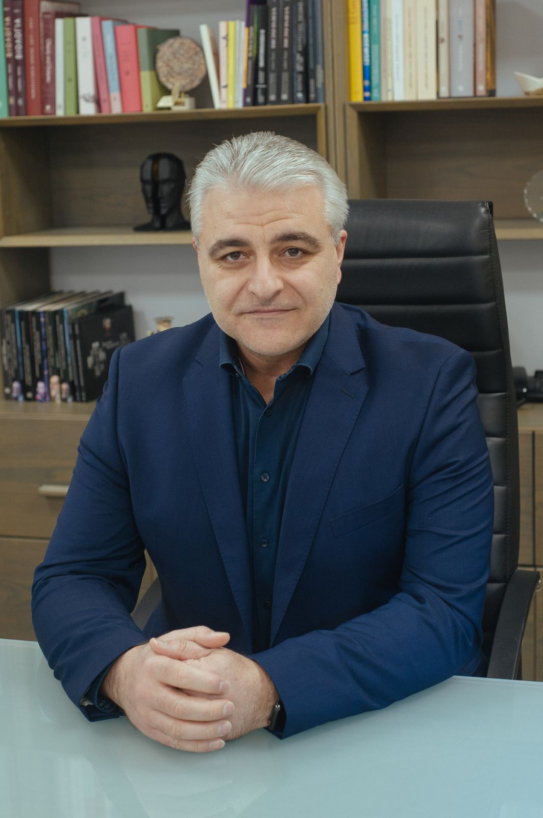 Ο Καθηγητής Νεκτάριος Ταβερναράκης επανεκλέχθηκε πρόεδρος του Ιδρύματος ...